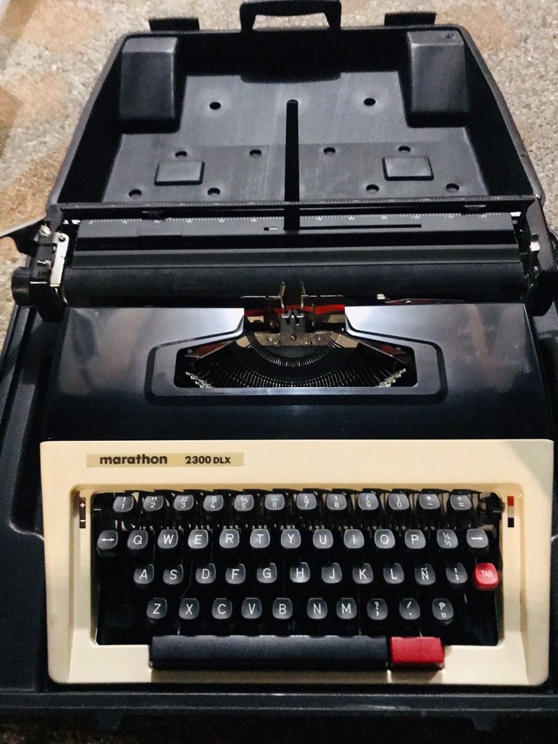 Rare collection: Vintage typewriter - Bundle, Hobbies & Toys ...