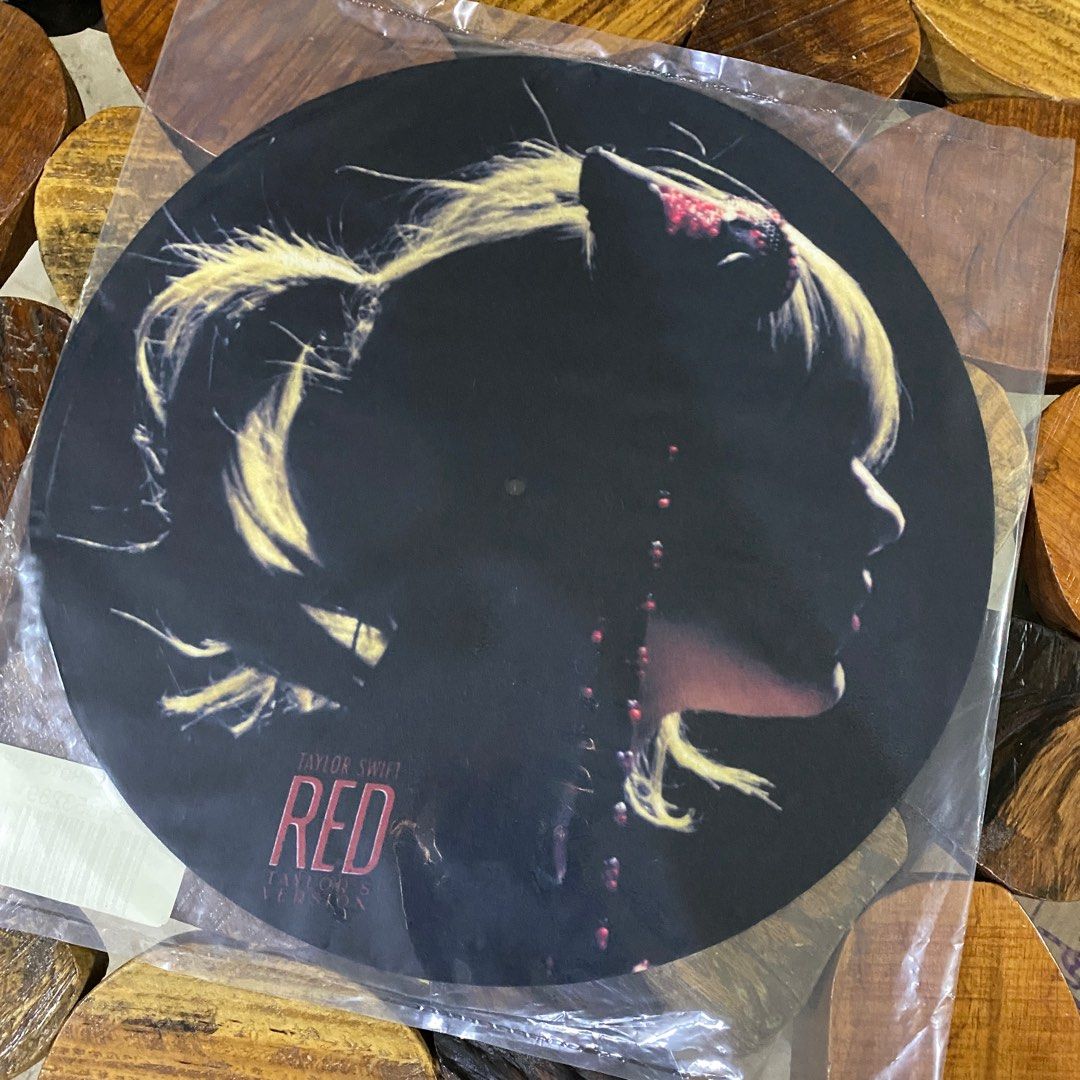 Taylor Swift Red TV Slip-mat on Carousell
