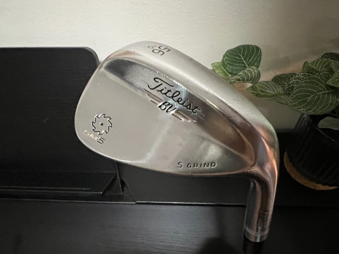 Titleist SM5 56 degree golf wedge, Sports Equipment, Sports & Games, Golf on Carousell