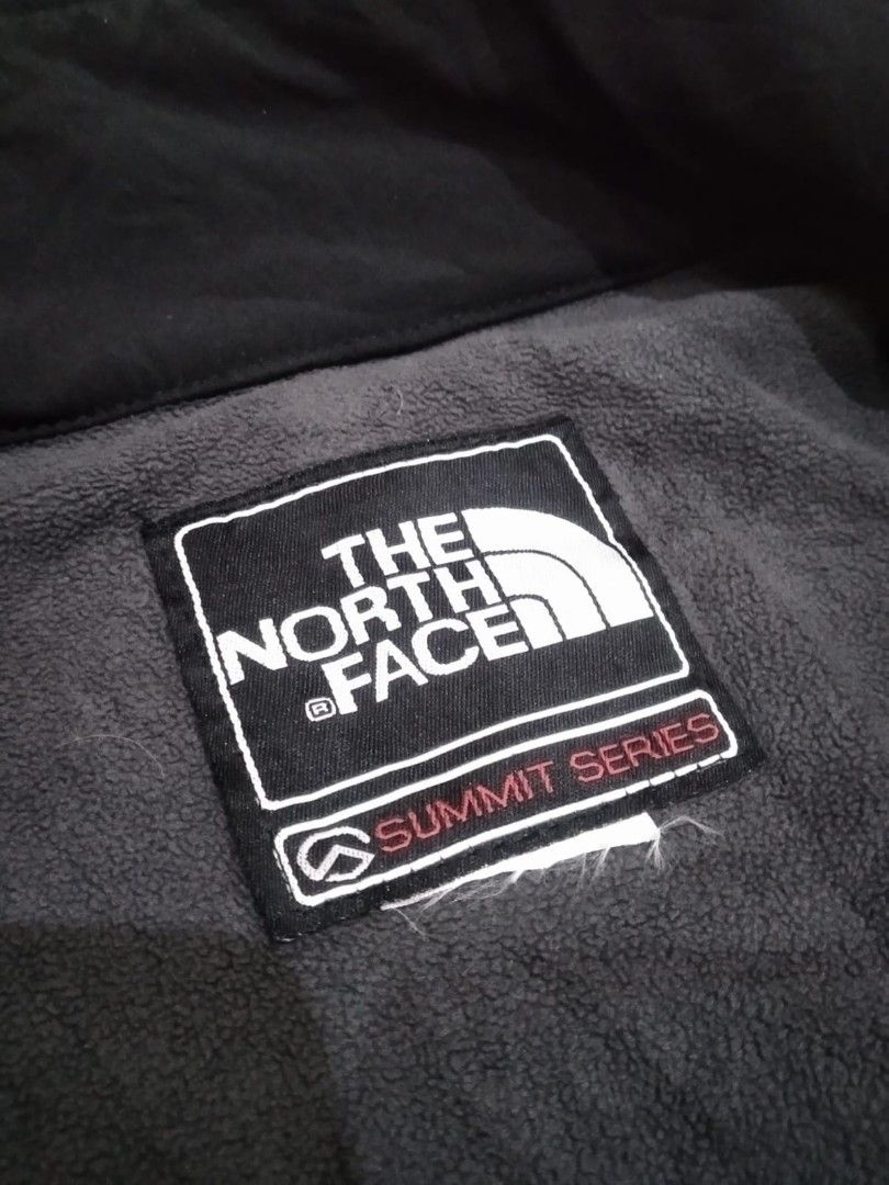 Tnf jacket summit series, Fesyen Pria, Pakaian , Baju Luaran di Carousell