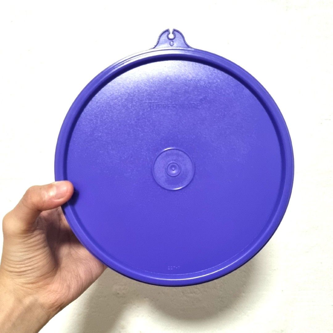 Tupperware 1.1L, 1.7L and 2.4L Stackable Textured Round Snack N Stack ...