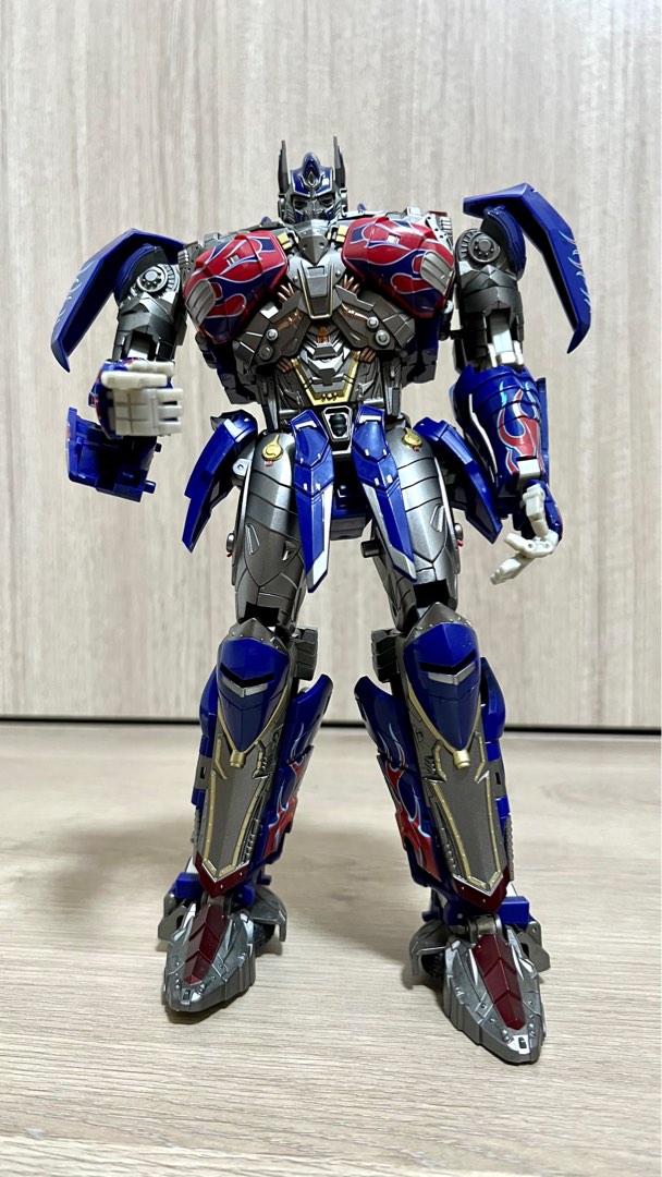 UT-R02 Optimus Prime, Hobbies & Toys, Toys & Games on Carousell