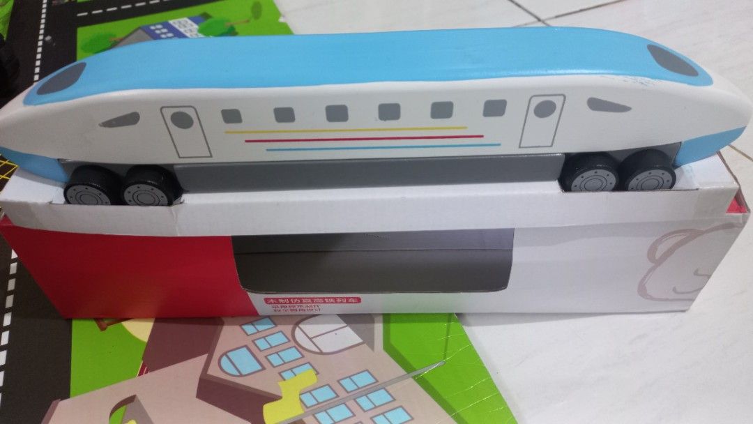 Wooden Train Magnetic DIY, Bayi & Anak, Mainan & Baby Walker di Carousell