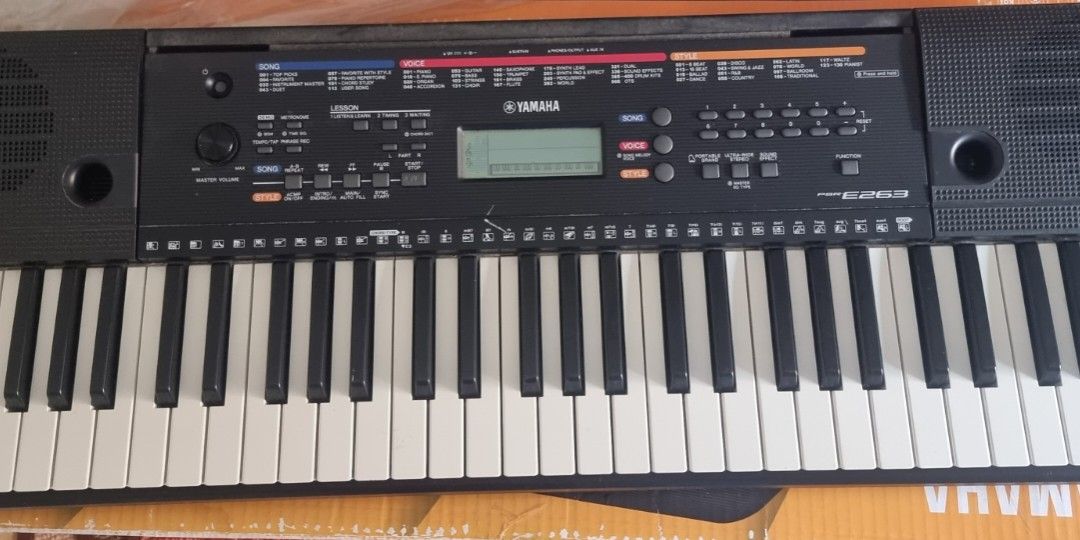 Yamaha Electronic Keyboard PSR E263, Hobbies & Toys, Music & Media, Musical Instruments on Carousell