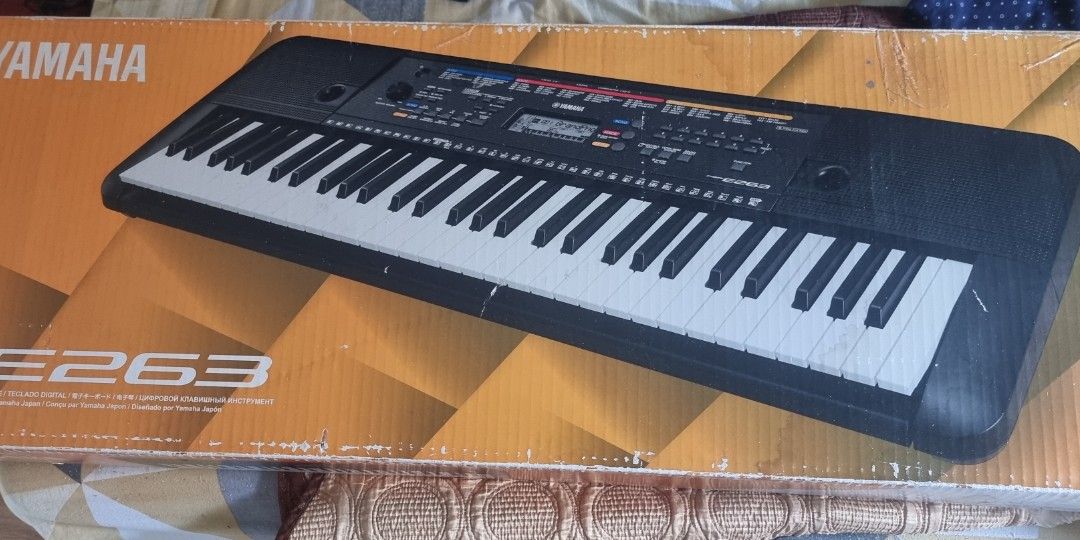 Yamaha Electronic Keyboard PSR E263, Hobbies & Toys, Music & Media, Musical Instruments on Carousell