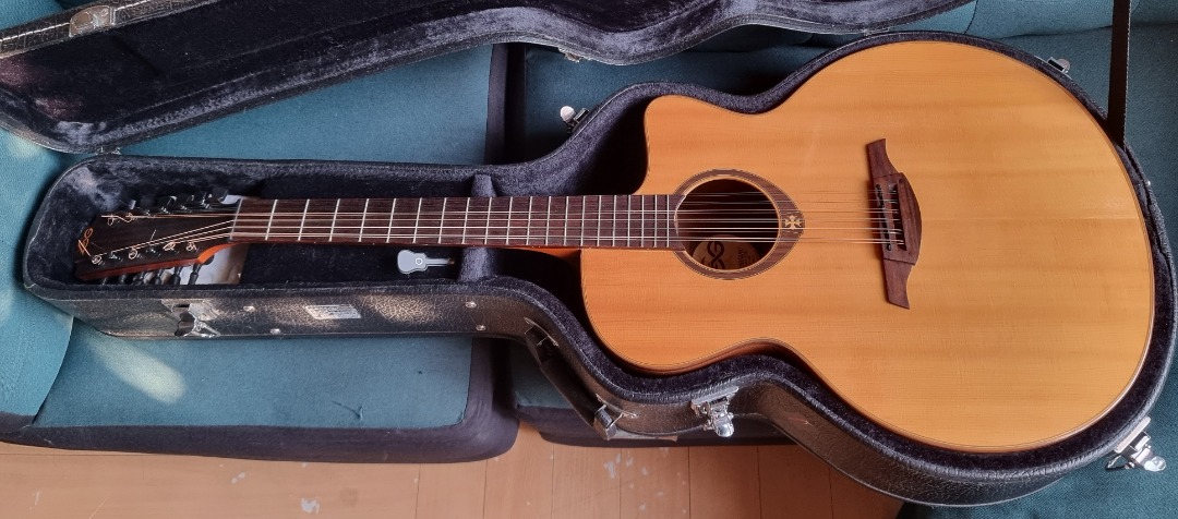 12 String LAG Tramontane T400J12CE Acoustic / Electric & Hard Case ...