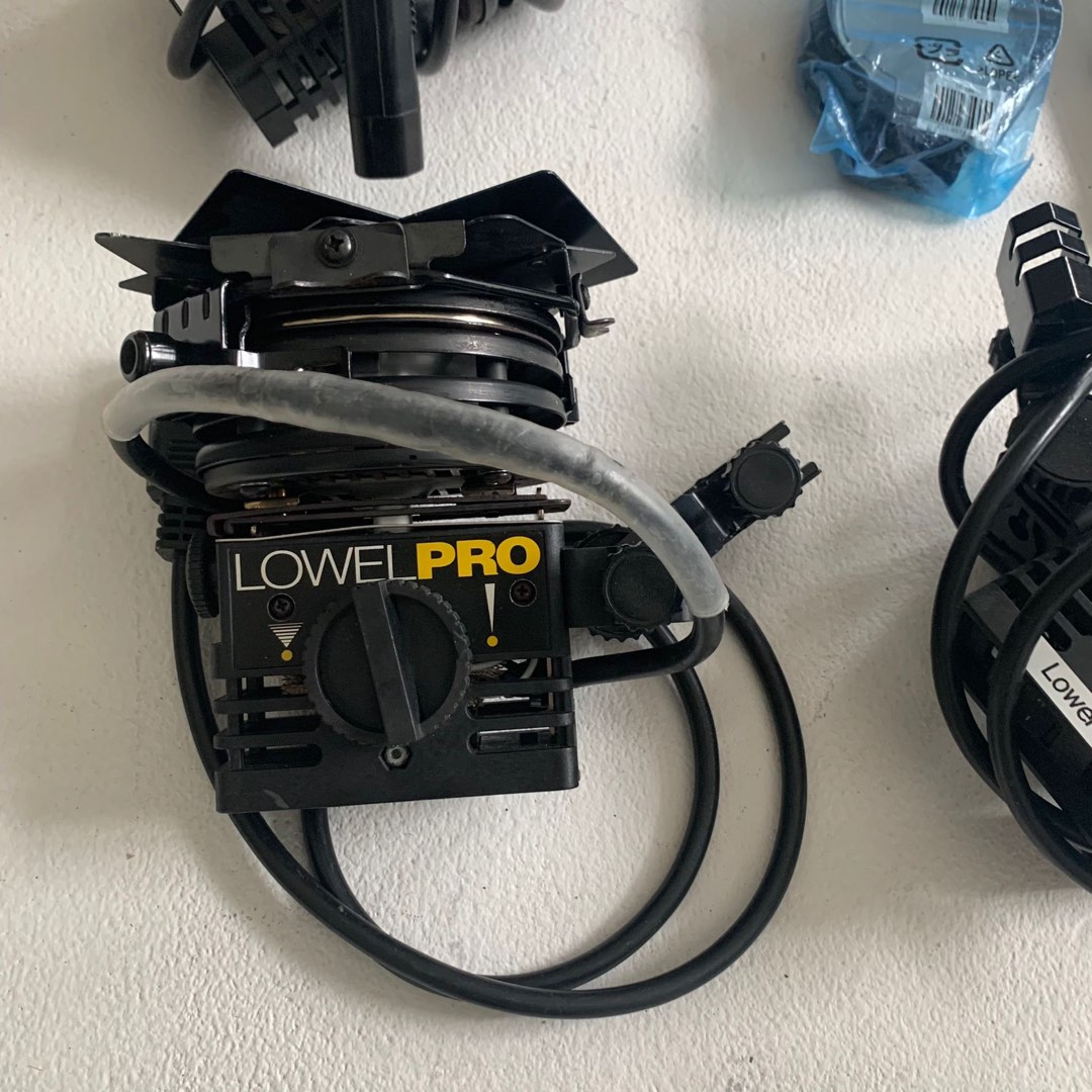 3 x Lowel Pro 150 watt with accessories, Photography, Photography ...
