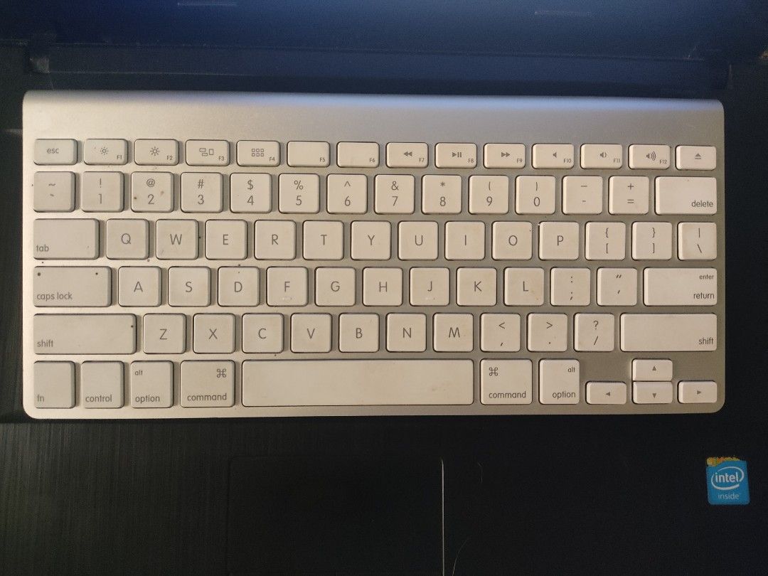 Apple Keyboard Model: A1314 on Carousell