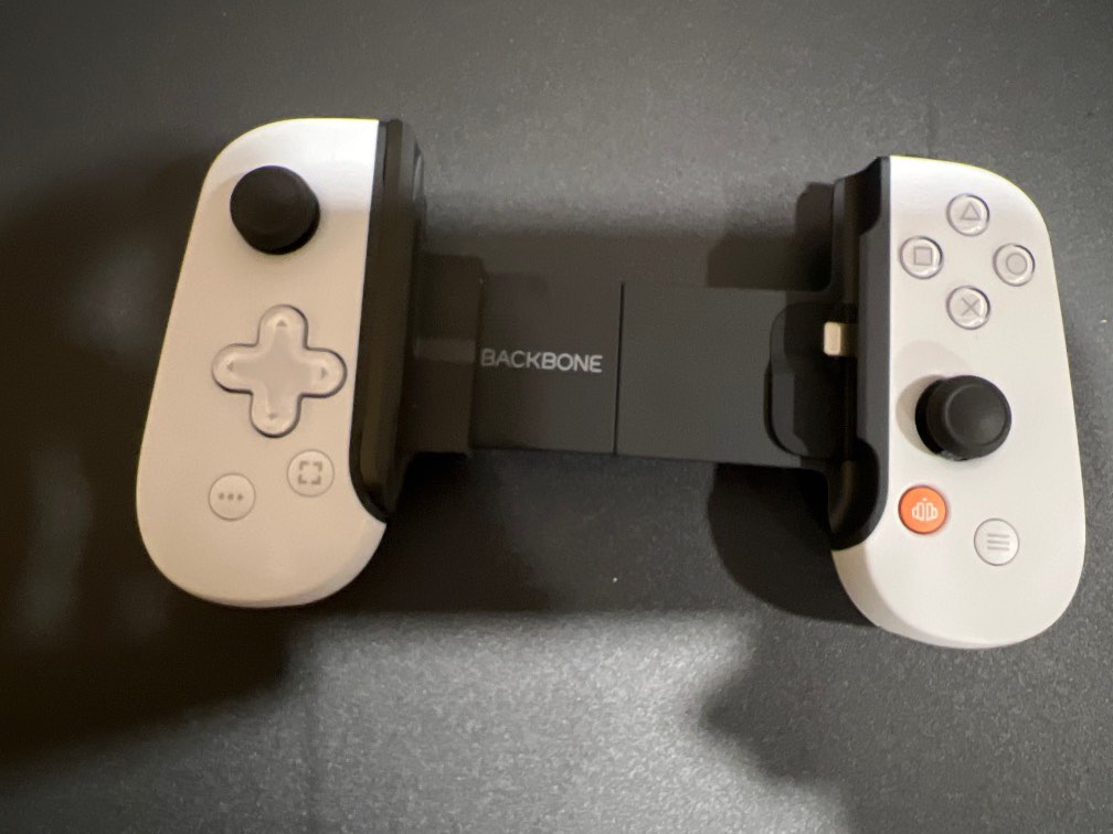 Backbone One for Playstation, Video Gaming, Gaming Accessories ...