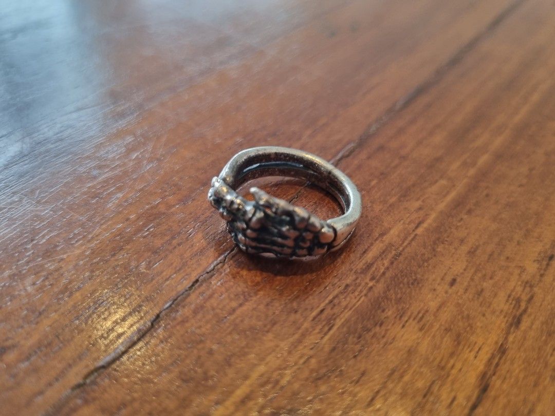 Bone Hand Ring - The Great Frog / Goth, Women's Fashion, Jewelry & Organisers, Rings on Carousell