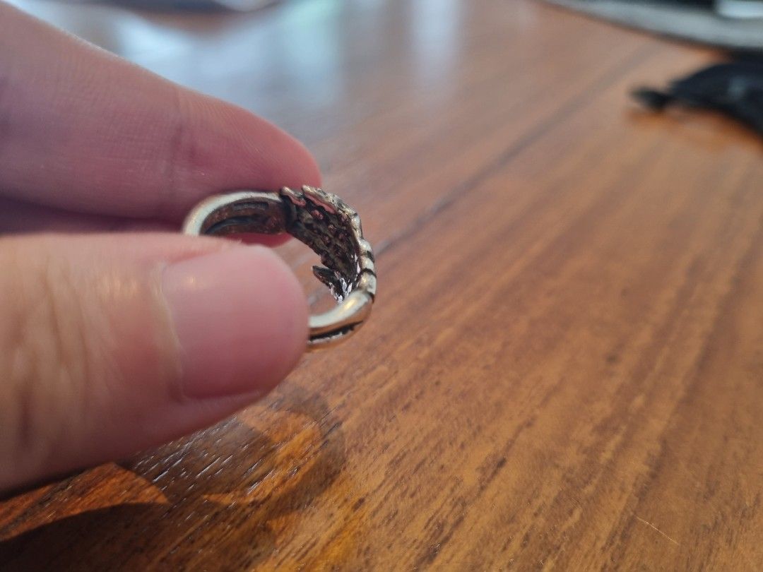 Bone Hand Ring - The Great Frog / Goth, Women's Fashion, Jewelry & Organisers, Rings on Carousell