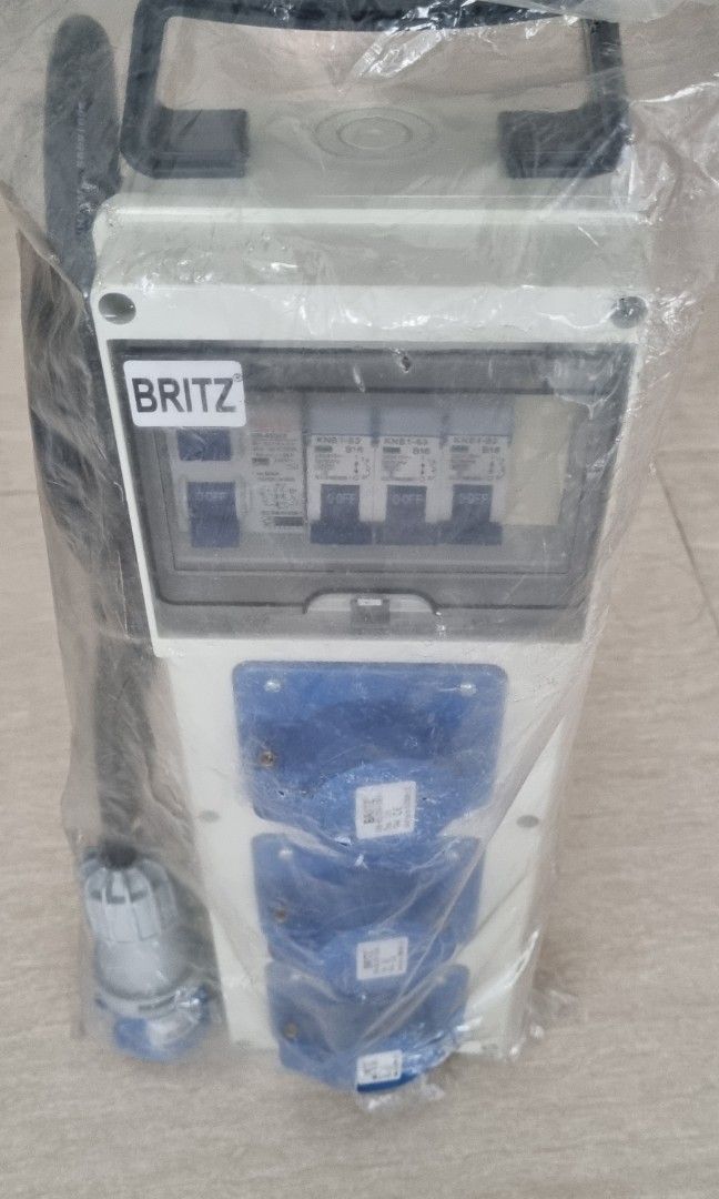 BRITZ 3 Way Distribution Box, Hobbies & Toys, Toys & Games on Carousell