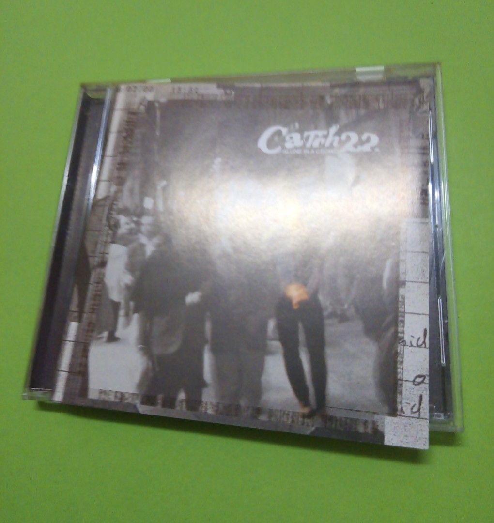 CD CATCH 22 : ALONE IN A CROWD ALBUM (2000) SKA PUNK ROCK VICTORY ...