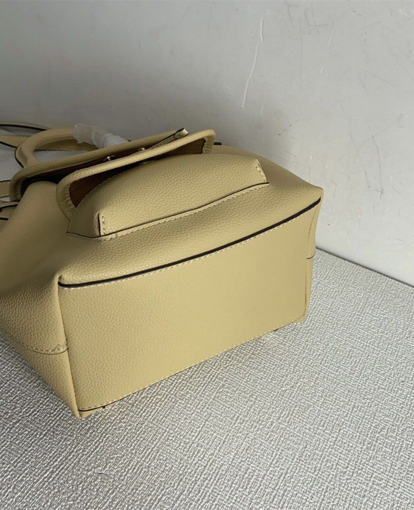 Coach Riya Backpack Women Bag, Women's Fashion, Bags & Wallets ...