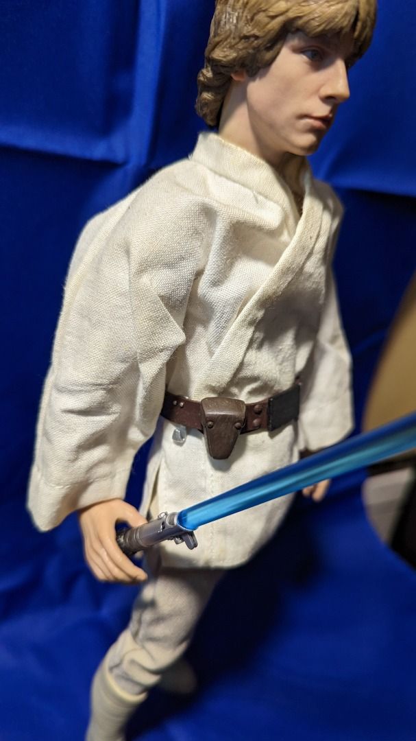 Enterbay X Medicom Luke Skywalker A New Hope EpIV Light Up Lightsaber 1 ...