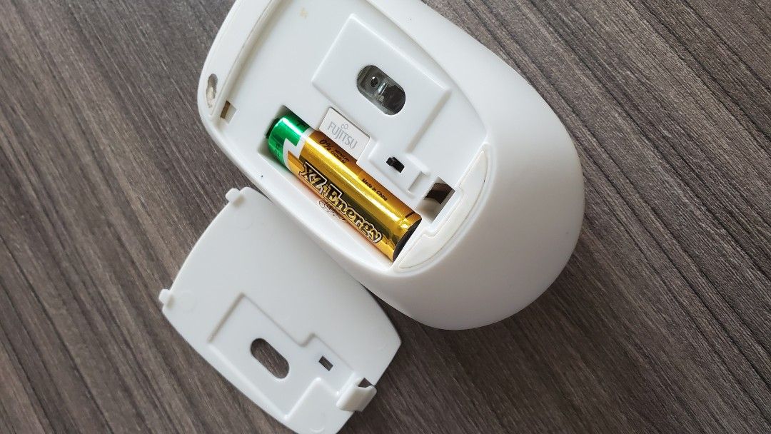 Fujitsu wireless mouse 附送電 pink, 電腦＆科技, 電腦周邊及配件, 電腦滑鼠及相關產品 - Carousell