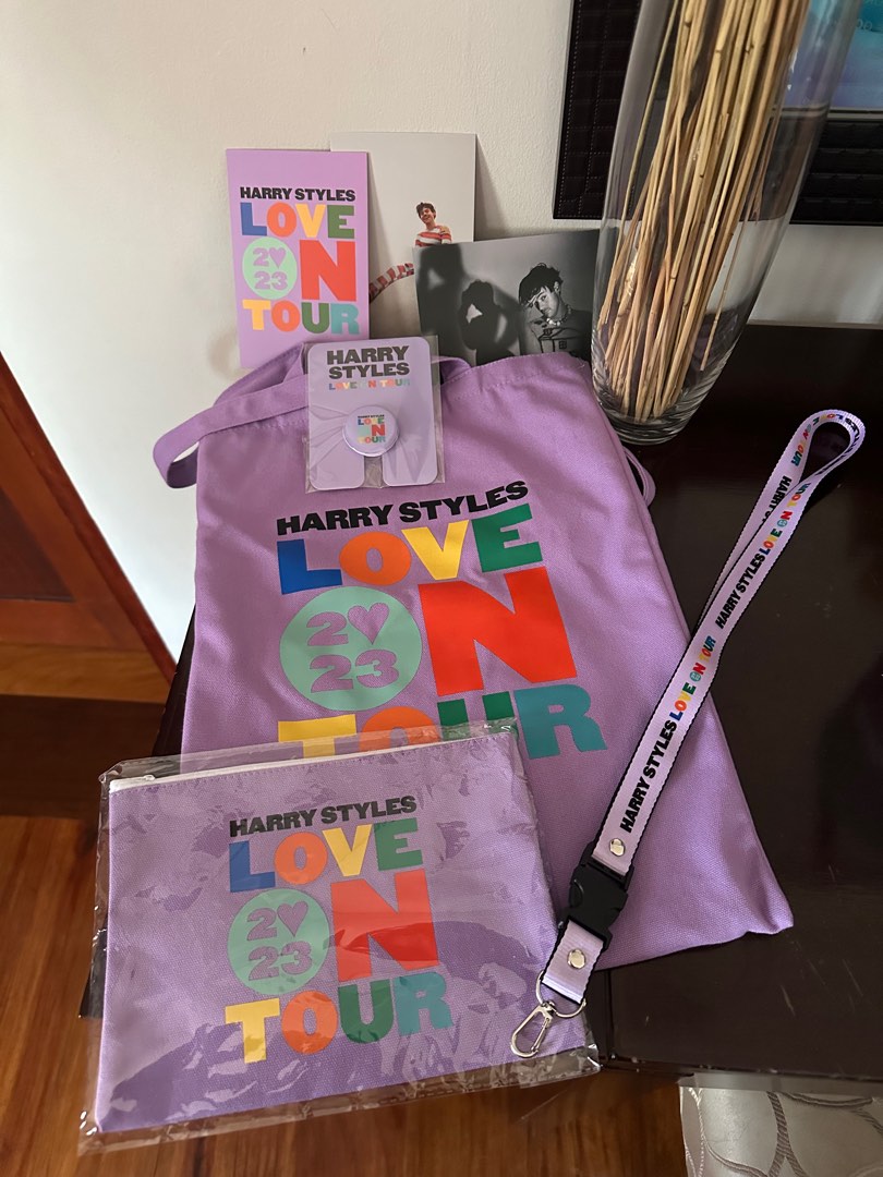 HARRY STYLES LOVE ON TOUR VIP MERCHANDISE, Hobbies & Toys, Memorabilia ...