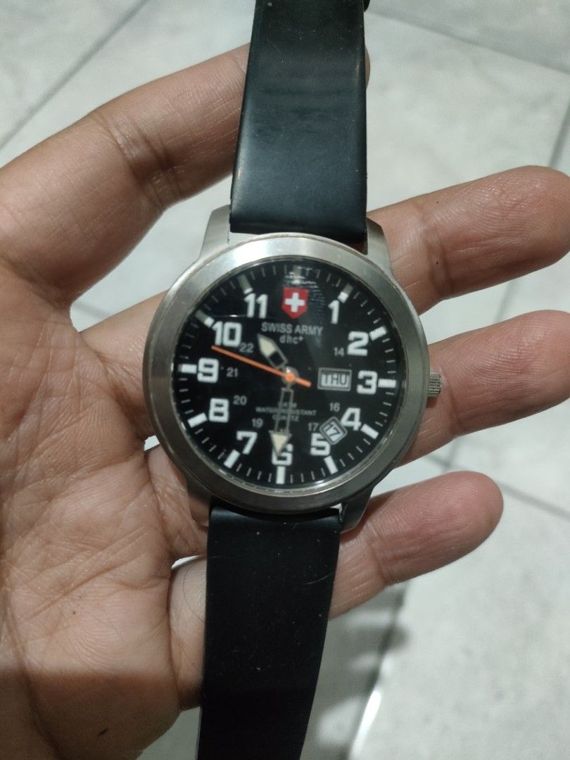 Jam Tangan Swiss Army DHC+, Fesyen Pria, Jam Tangan di Carousell
