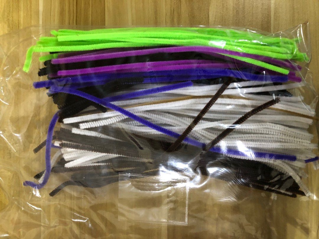 Large bundle of pipe cleaners, Hobbies & Toys, Stationery & Craft ...