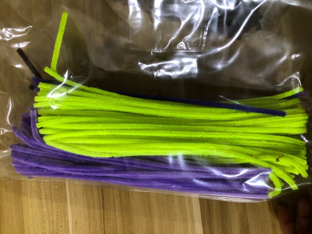 Large bundle of pipe cleaners, Hobbies & Toys, Stationery & Craft ...