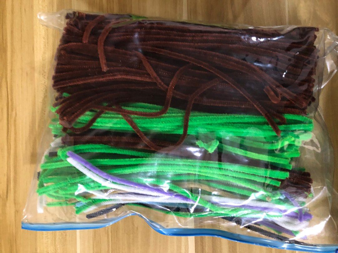 Large bundle of pipe cleaners, Hobbies & Toys, Stationery & Craft ...