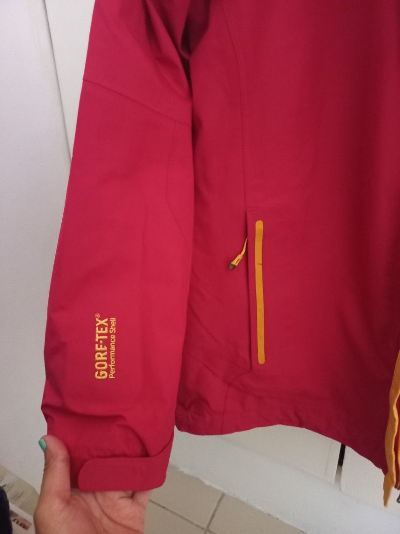 Lecaf jacket, Women's Fashion, Coats, Jackets and Outerwear on Carousell