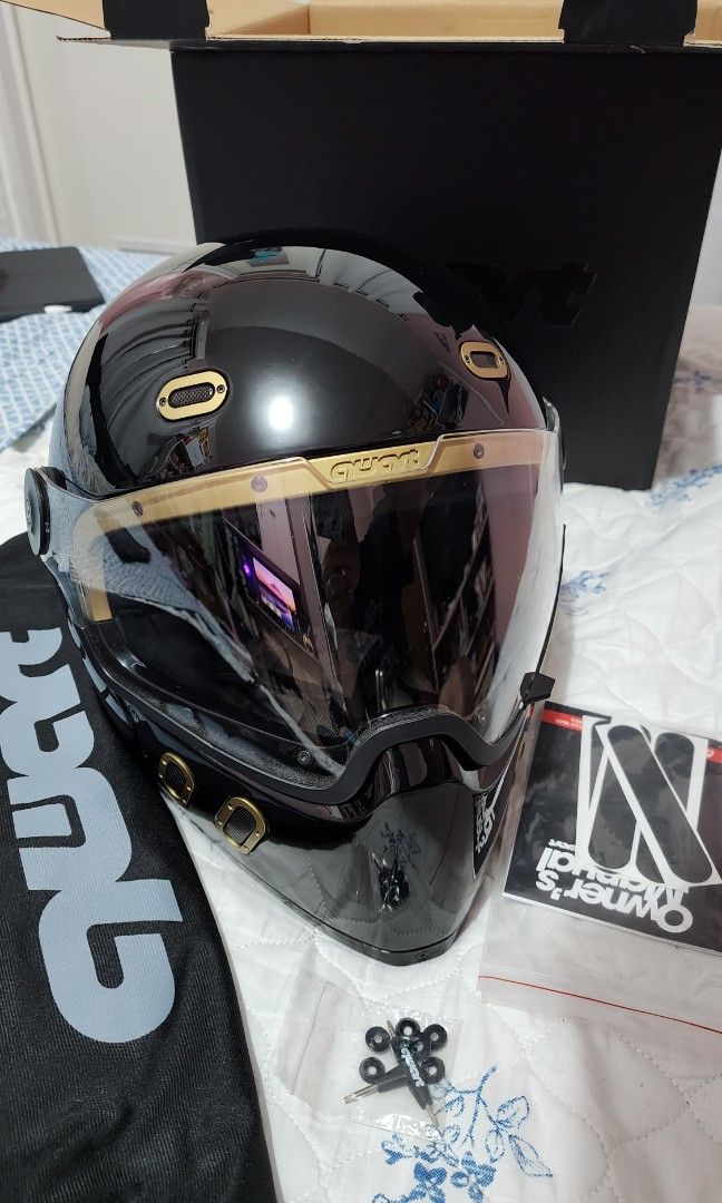 Qwart Phoenix Helmet (Medium), Motorbikes, Motorbike Parts ...