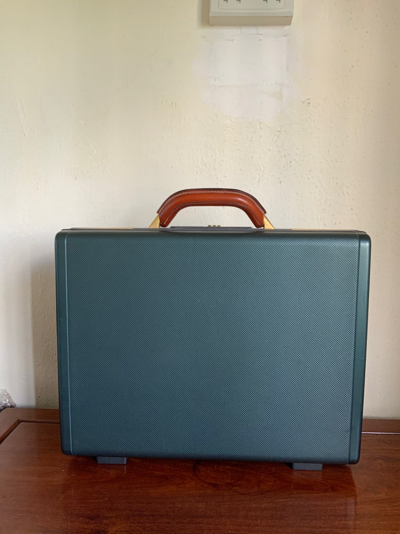 Vintage Samsonite briefcase, Men's Fashion, Bags, Briefcases on Carousell