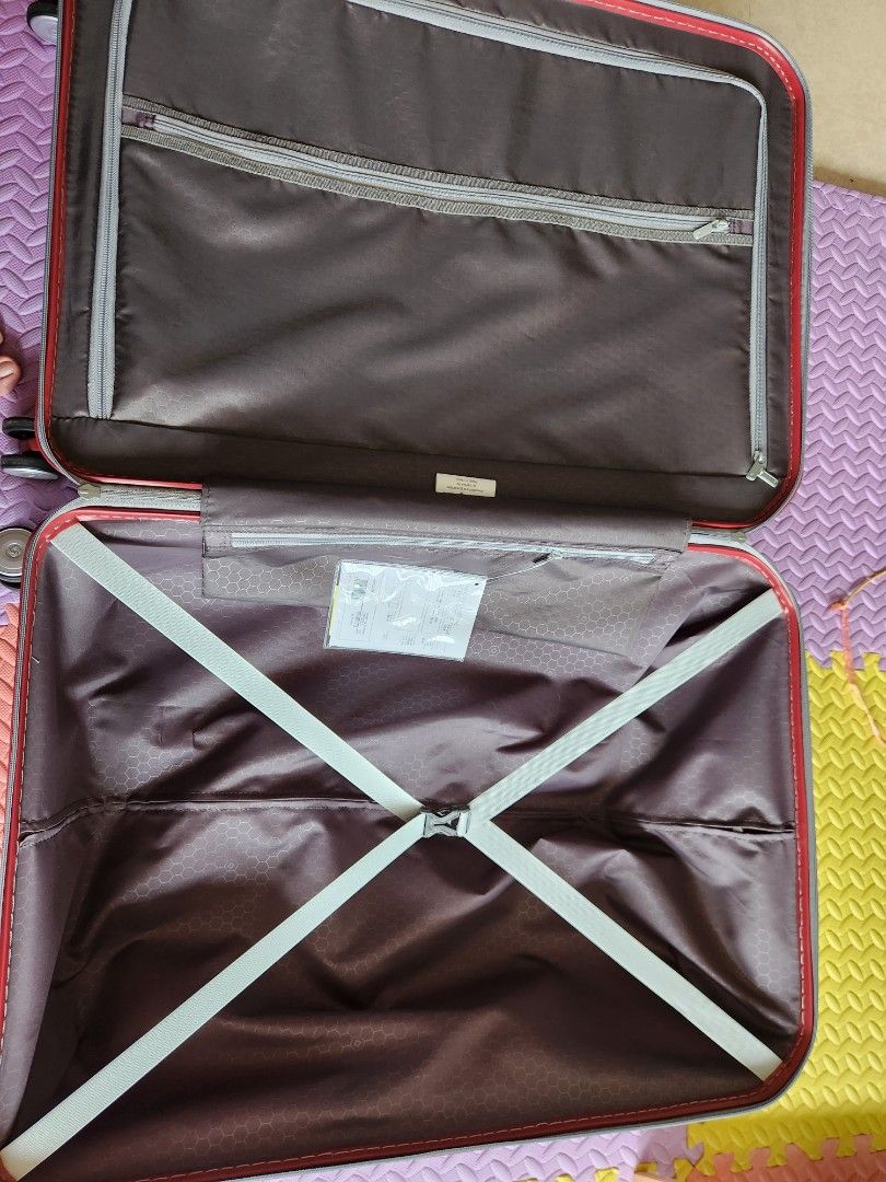 Samsonite luggage deep red 28 inches/75cm, Hobbies & Toys, Travel ...