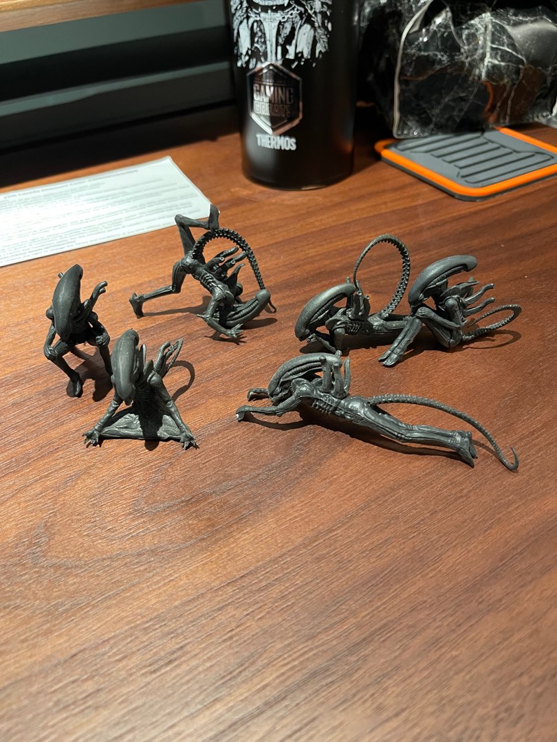 Set of aliens mini figures, Hobbies & Toys, Toys & Games on Carousell