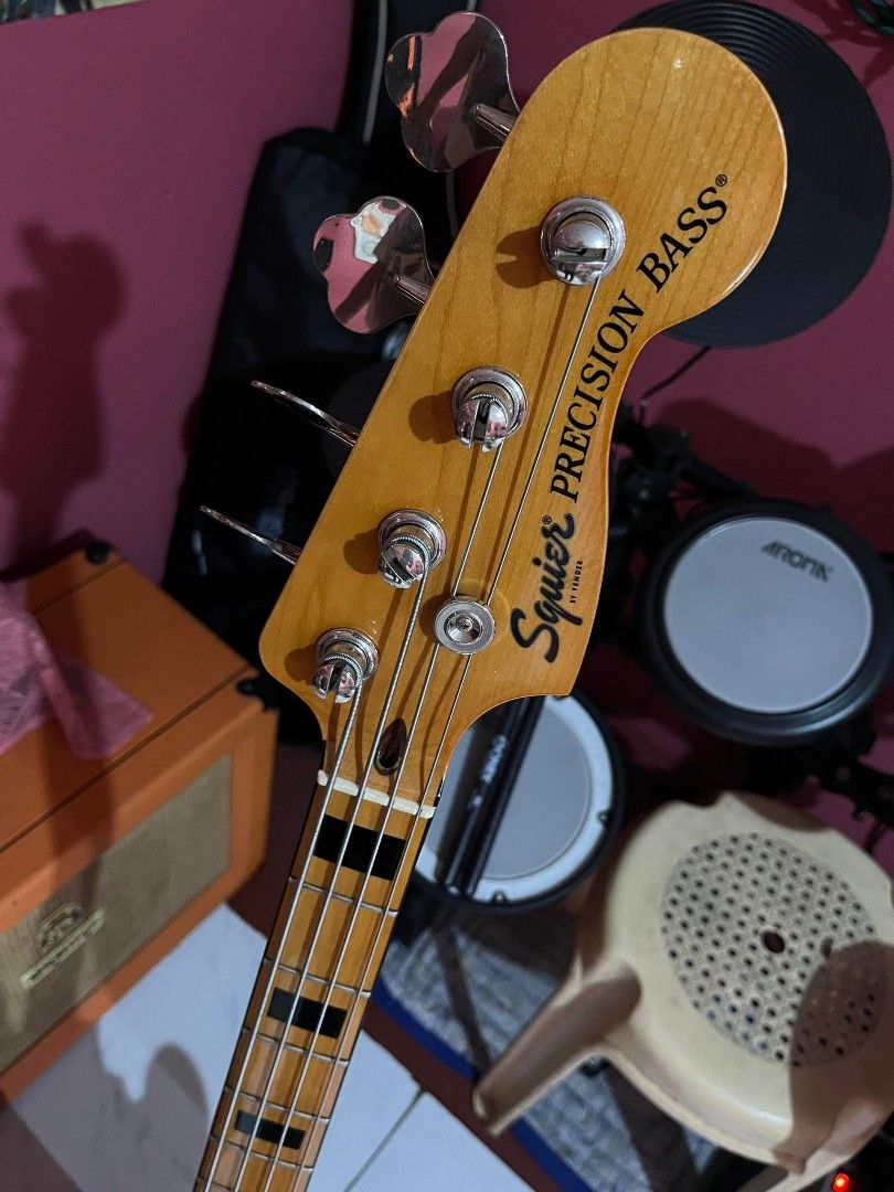 Squier 70s classic vibe precision bass, Hobbies & Toys, Music & Media ...