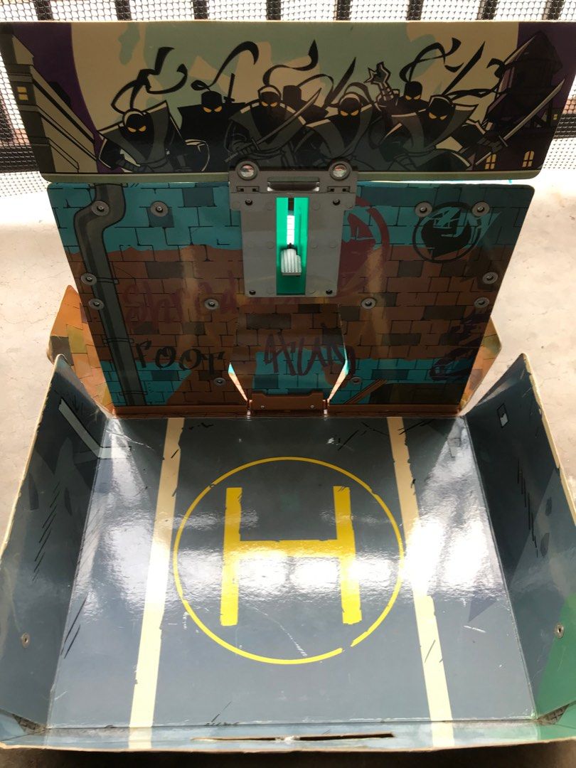 TMNT Mutant Turtles Sewer Base Takara Playmates Playset Figure Toy w ...