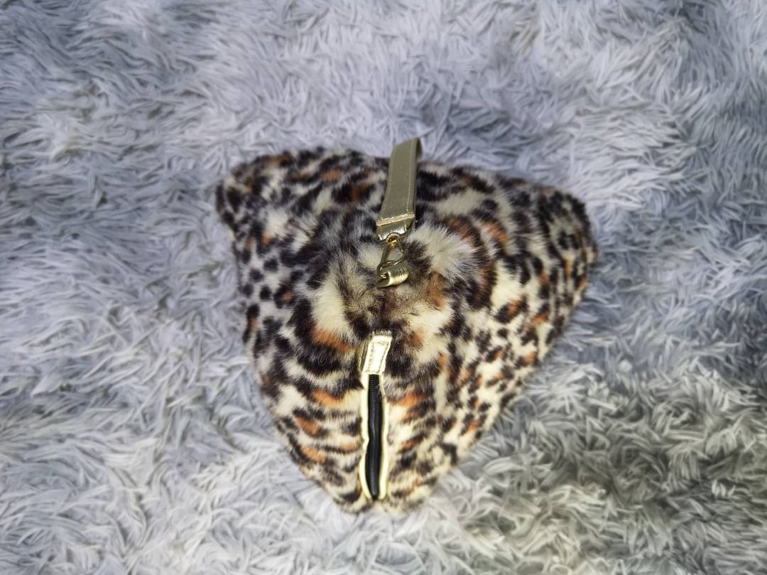 Triangle furry leopard print Wristlet bag, Women's Fashion, Bags ...