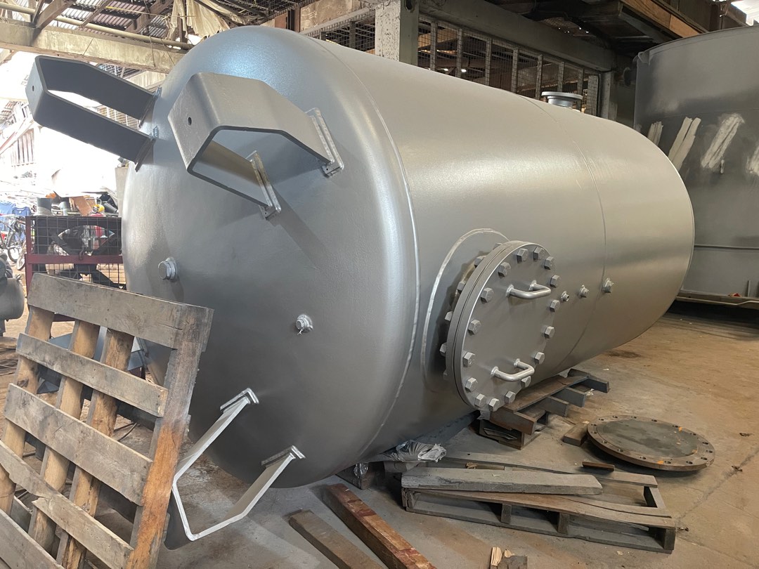 Vertical Air Receiver Tank 5000 Liters unit, Commercial & Industrial ...