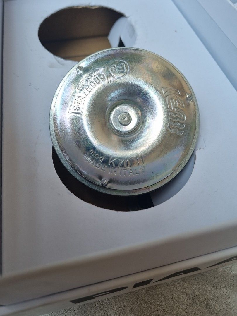 Vespa stock horn, Motorbikes, Motorbike Parts & Accessories, Other ...