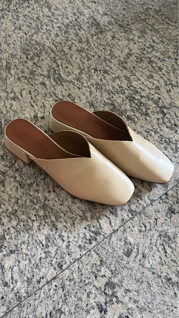 Wardrobe Mess - Cream Mules (EU 35), Women's Fashion, Footwear, Loafers ...