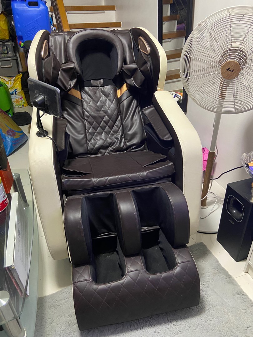 Zion deluxe massage chair, Furniture & Home Living, Furniture, Chairs ...