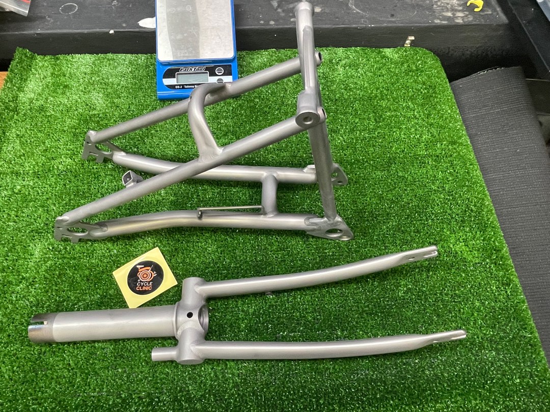 Brompton Titanium Fork Triangle 1:1 PROMO, Sports Equipment, Bicycles ...