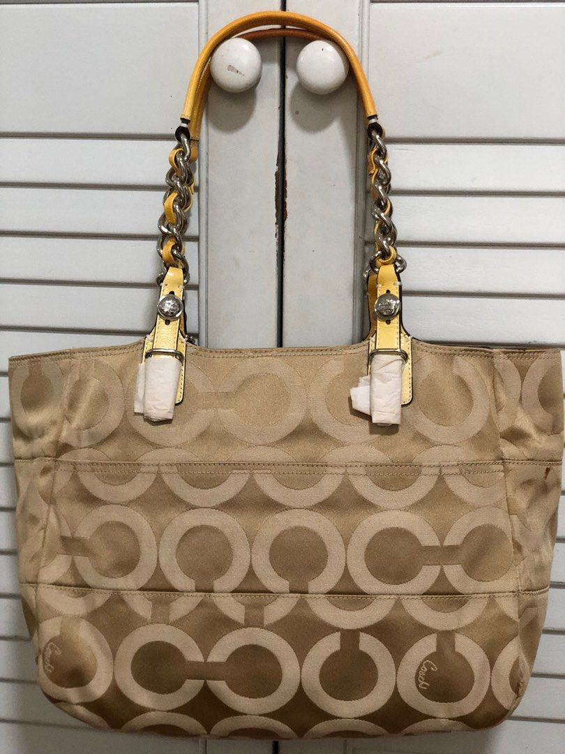 Coach Tote Bag signature collection, Women's Fashion, Bags & Wallets ...