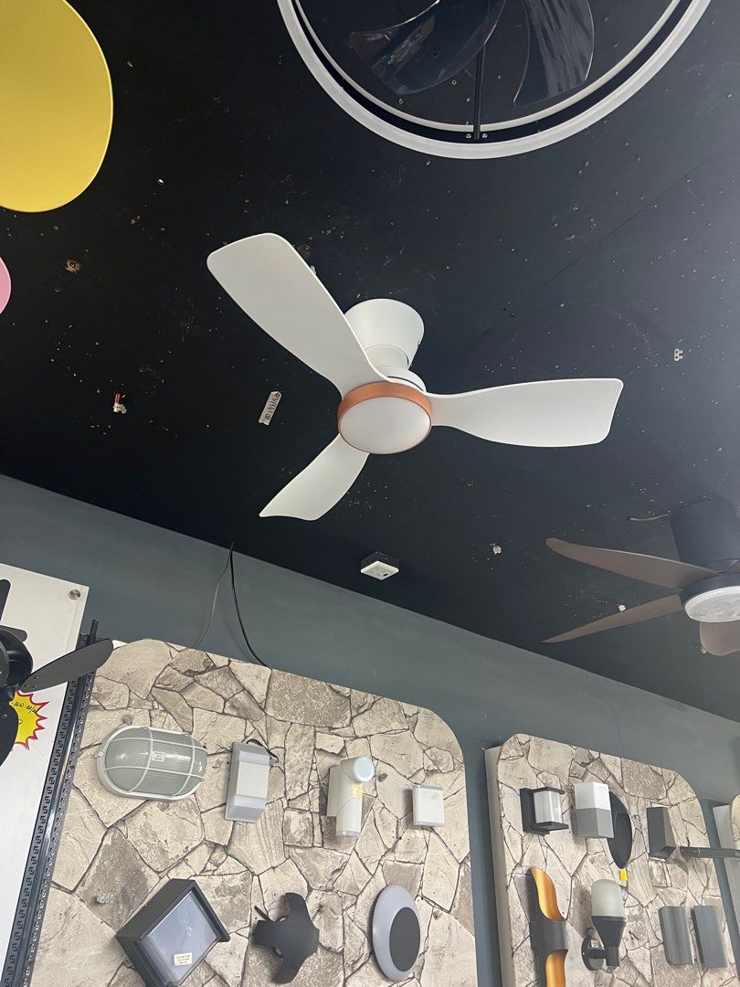 DEKA Concept Mini 34” Fan BNIB, Furniture & Home Living, Lighting ...