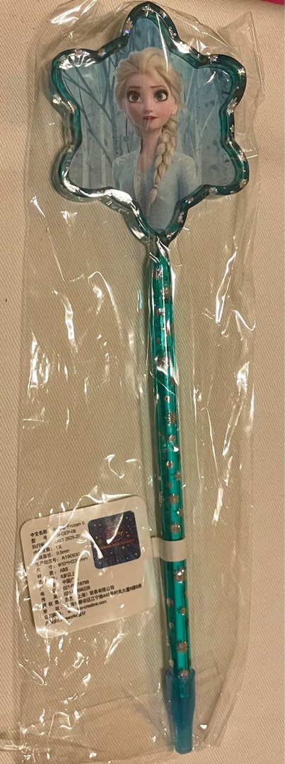 Elsa & Anna pen, Hobbies & Toys, Stationery & Craft, Other Stationery ...