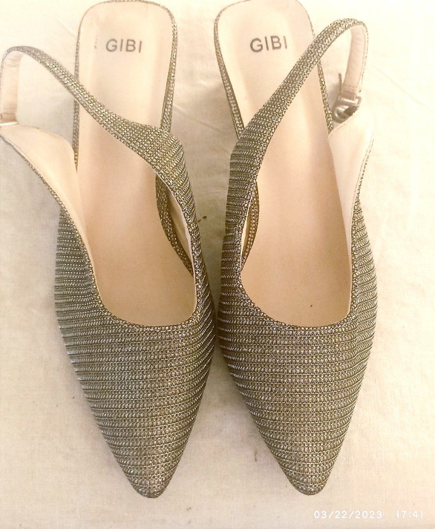 Gibi Silver Sharp Closed Toe Heels, Women's Fashion, Footwear, Heels on ...