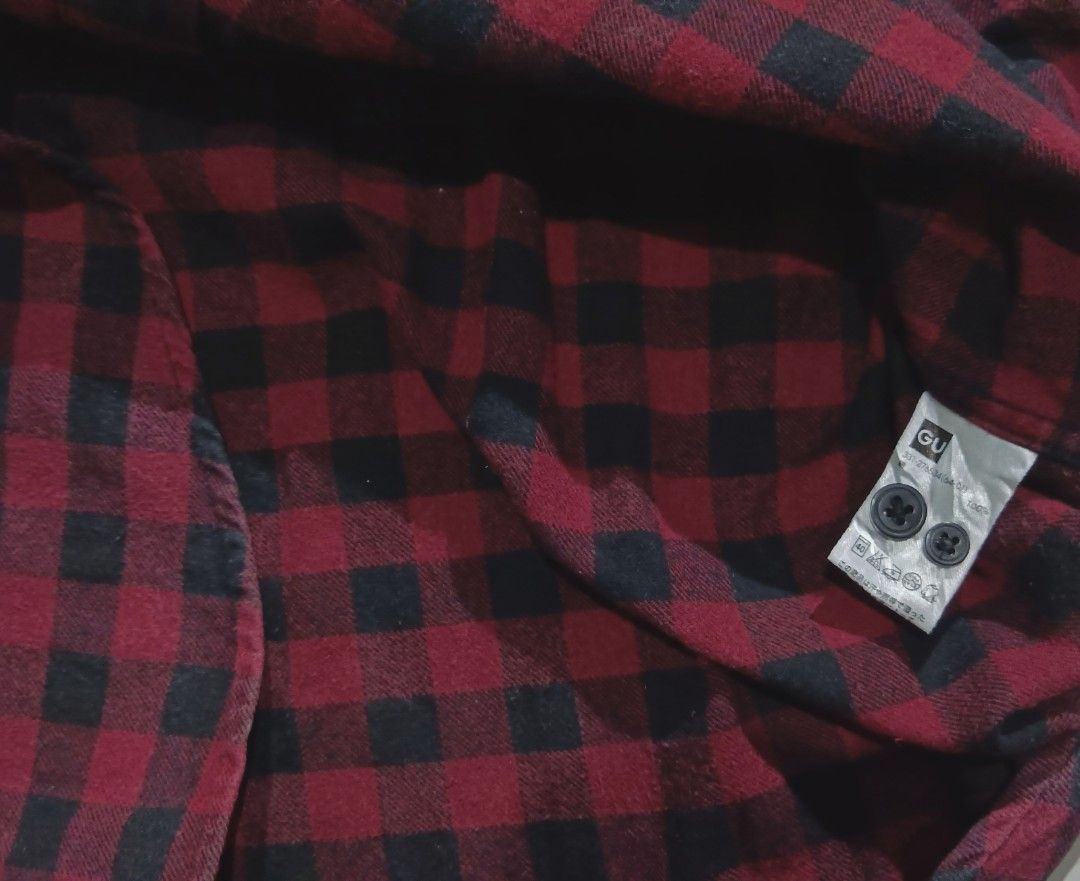 Gu Uniqlo Flanel Ori, Fesyen Pria, Pakaian , Atasan di Carousell