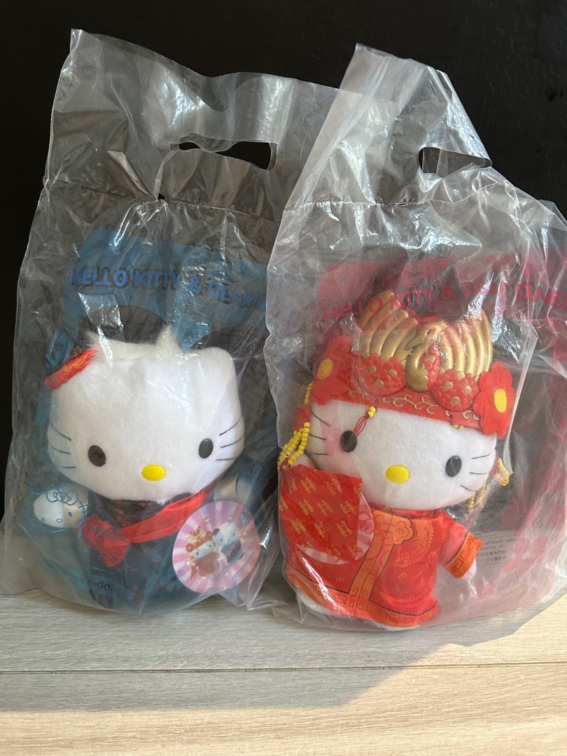 Hello Kitty Pair - Chinese Wedding, Hobbies & Toys, Toys & Games on ...
