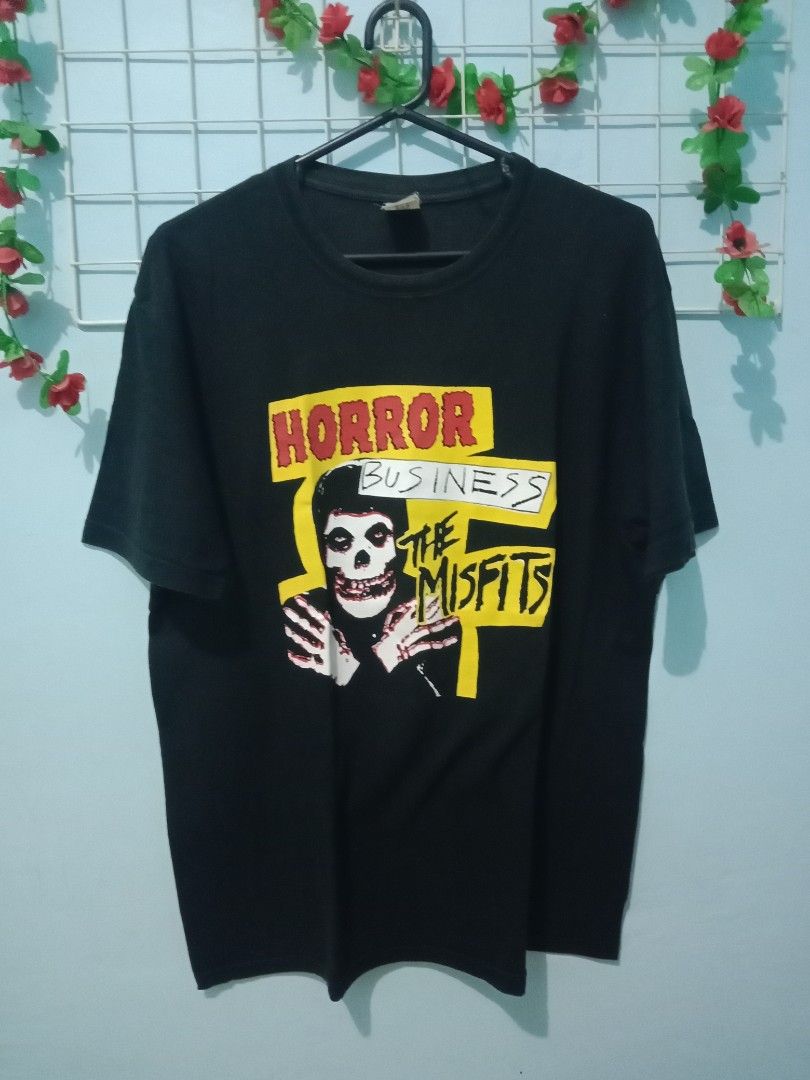 Horor the Misfits by Merch Cons, Fesyen Pria, Pakaian , Atasan di Carousell