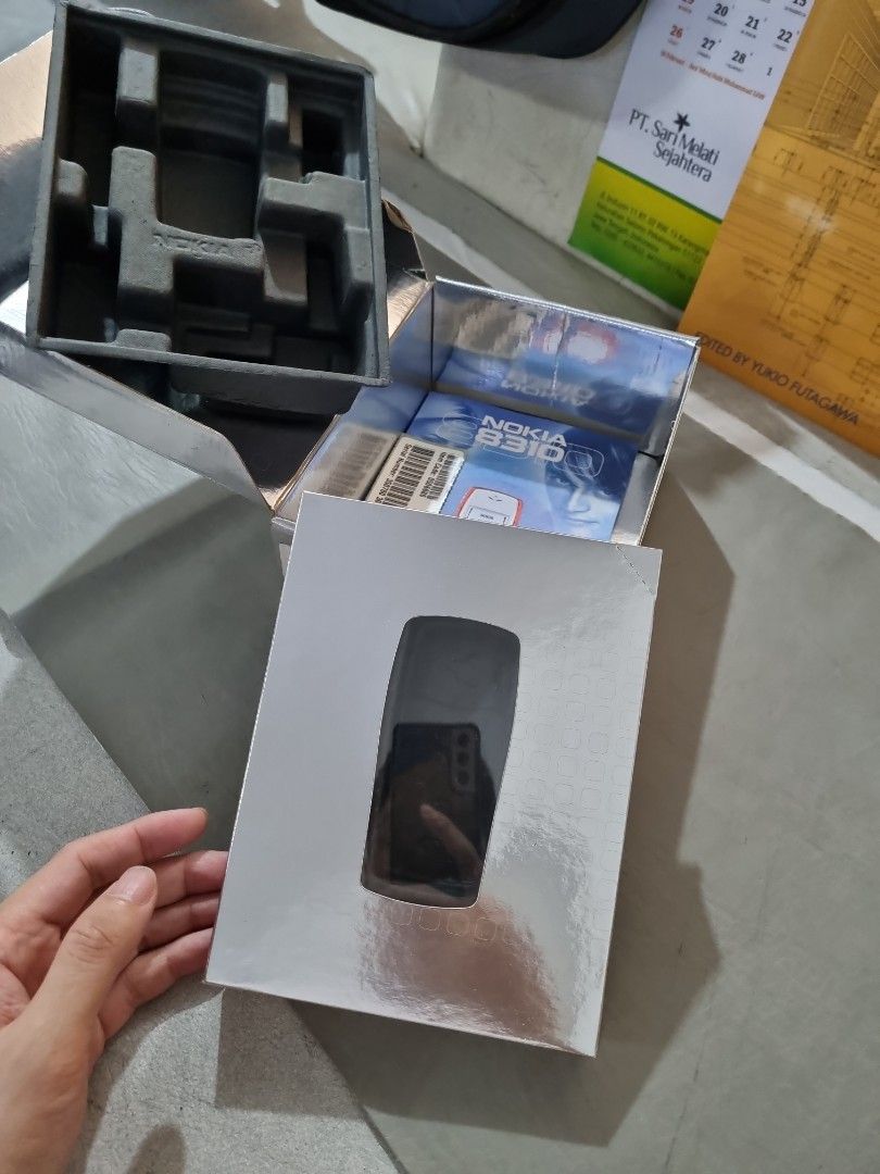 Kardus Nokia 8310 Lengkap Kitab dan Bon, Telepon Seluler & Tablet ...