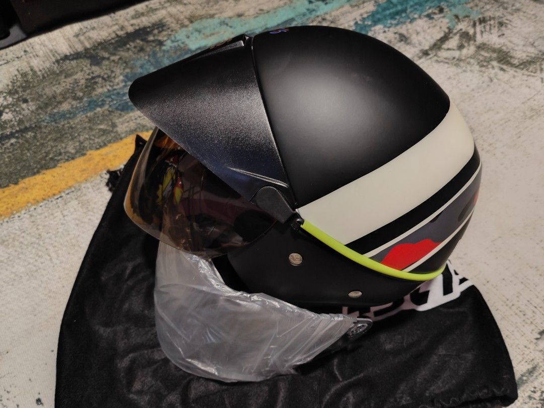 Kiss Helmet, Motorcycles, Motorcycle Accessories on Carousell