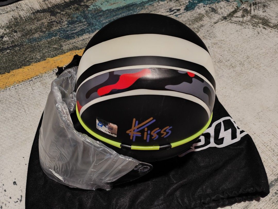 Kiss Helmet, Motorcycles, Motorcycle Accessories on Carousell