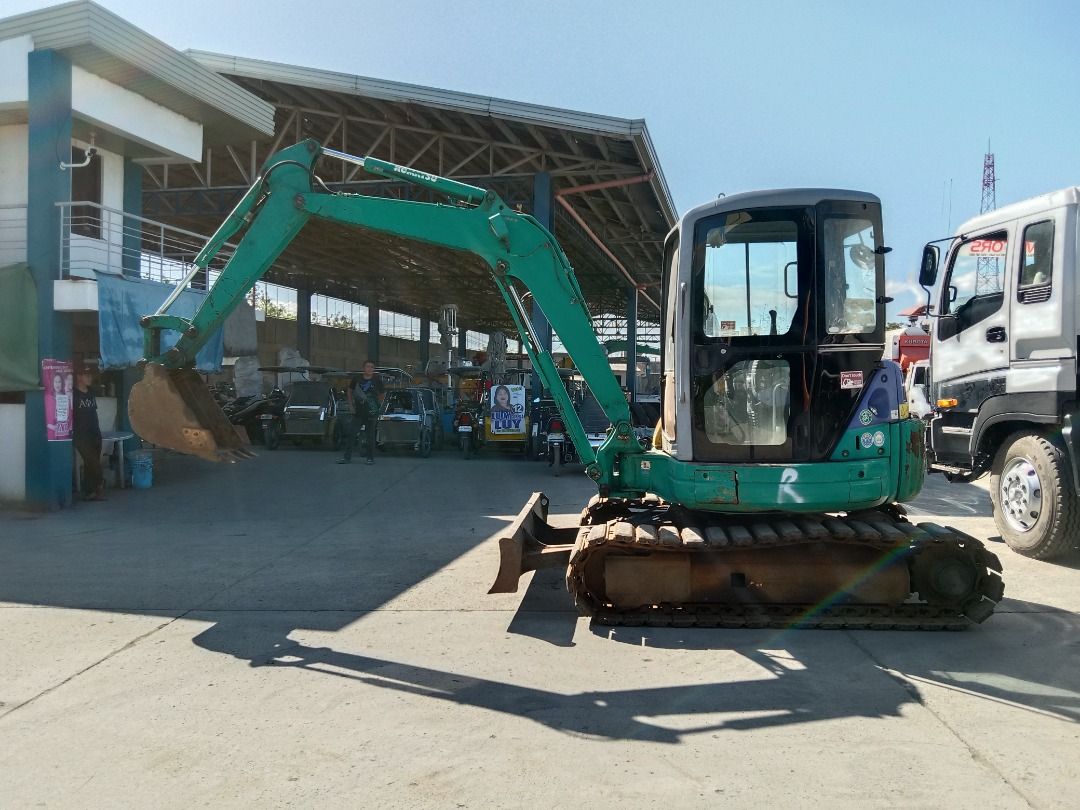 KOMATSU EXCAVATOR PC40-X, Special Vehicles, Heavy Vehicles on Carousell