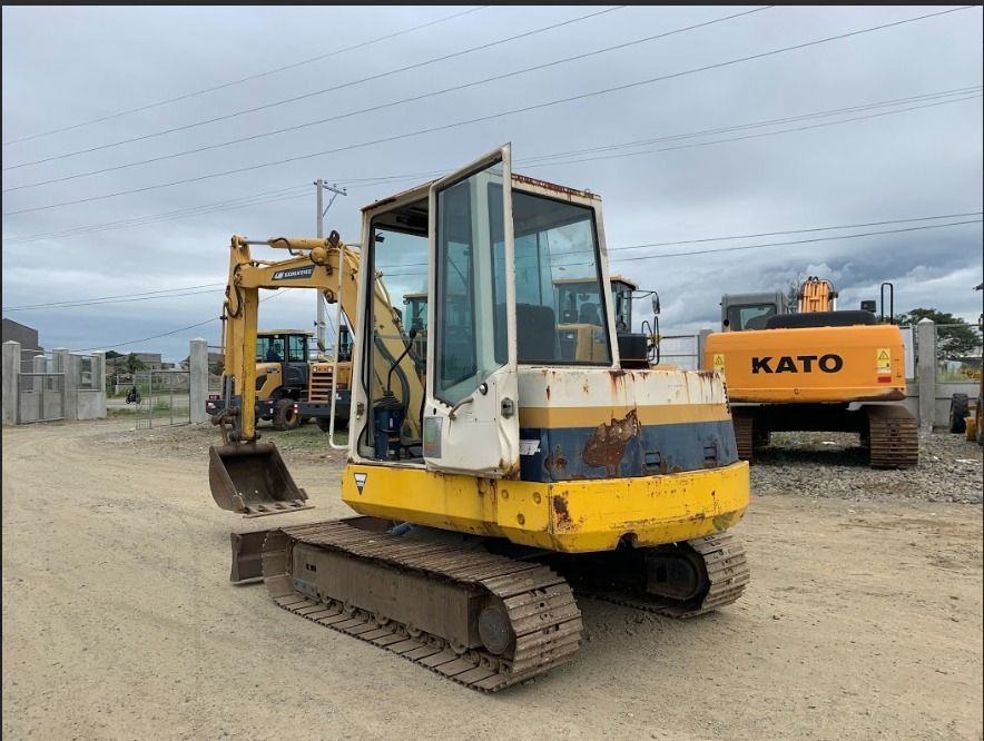 KOMATSU PC40, Special Vehicles, Heavy Vehicles on Carousell